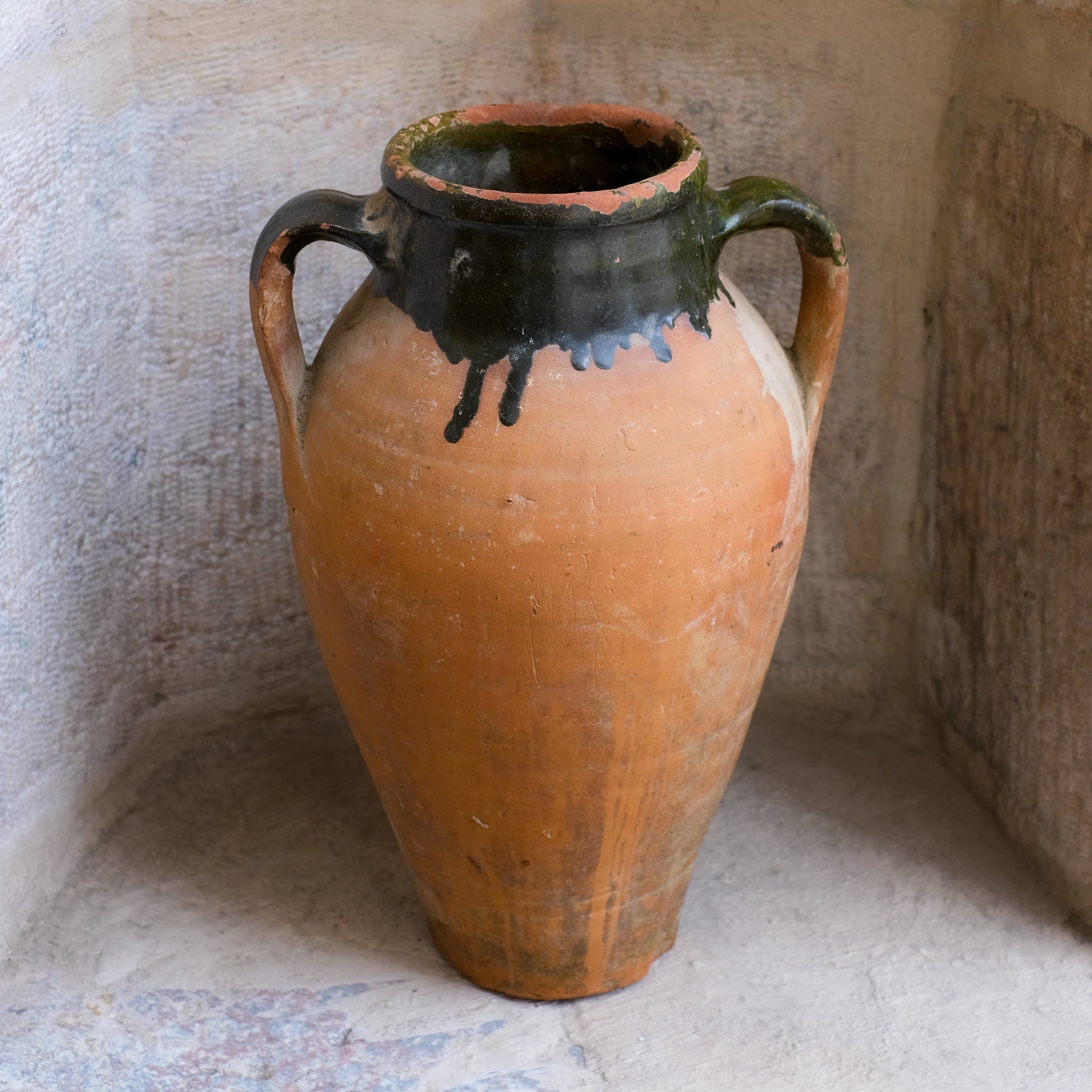 Olive Jar 11 (16x30) – Zuma Imports